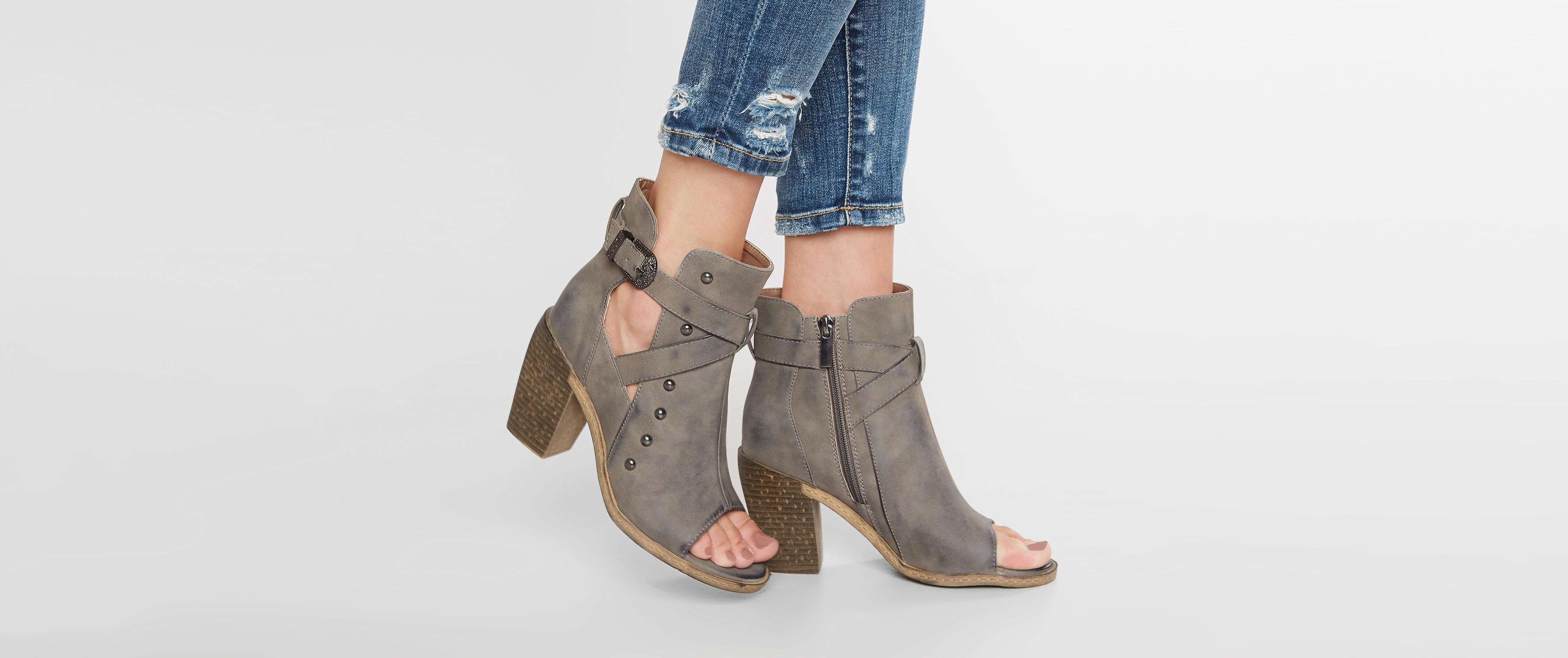 Vintage 93 Cali Heeled Sandal - Women's Shoes in Taupe | Buckle