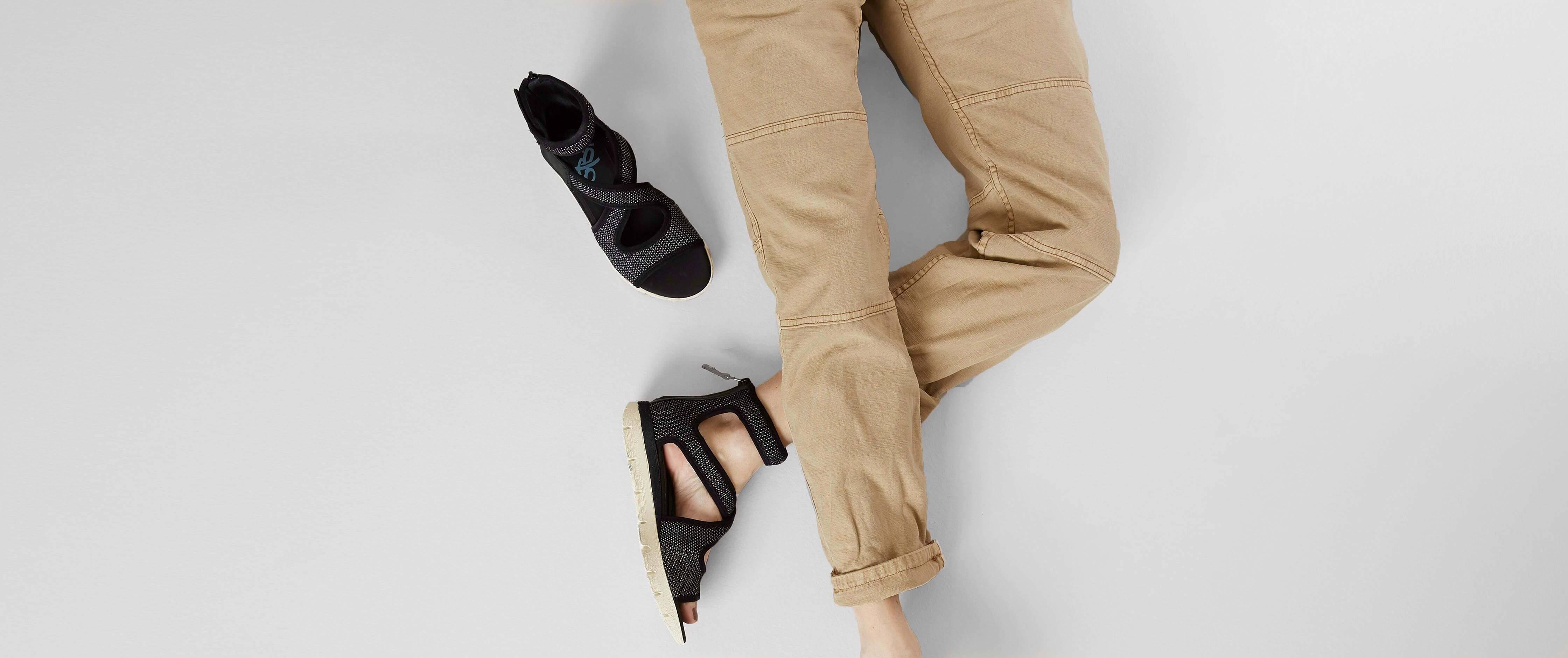 OTBT Circuit Leather Sandal - Women's Shoes in Black | Buckle