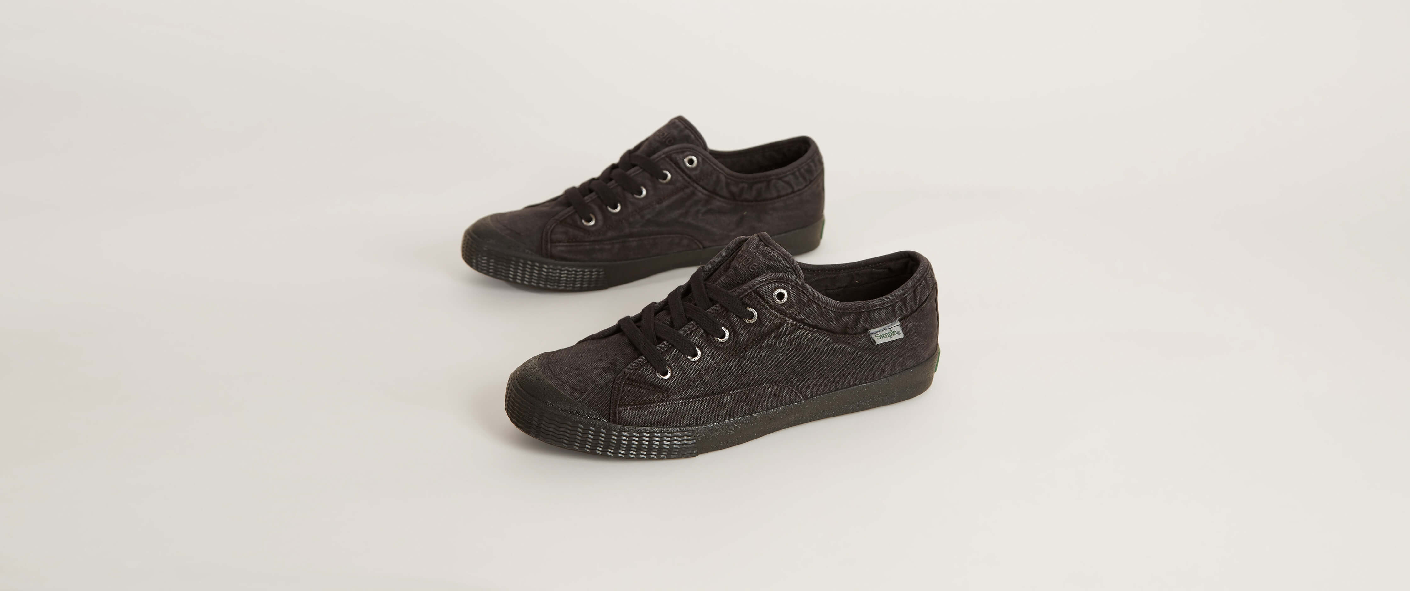 Simple Wingman-D Shoe - Men's Shoes in Black Dye Wash Canvas | Buckle