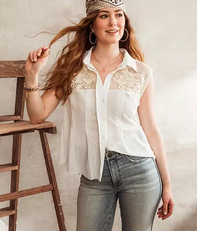 Gimmicks Clothing Collection | Buckle