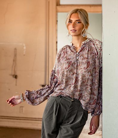 Gimmicks Clothing Collection | Buckle