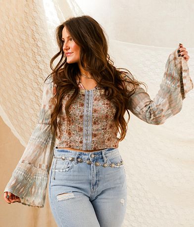 Gimmicks Clothing Collection | Buckle