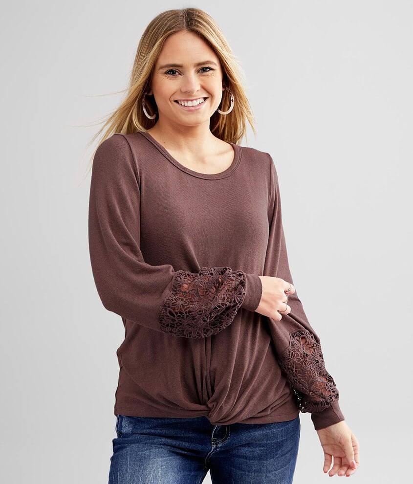 Daytrip Twisted Hem Top Womens Shirtsblouses In Peppercorn Buckle
