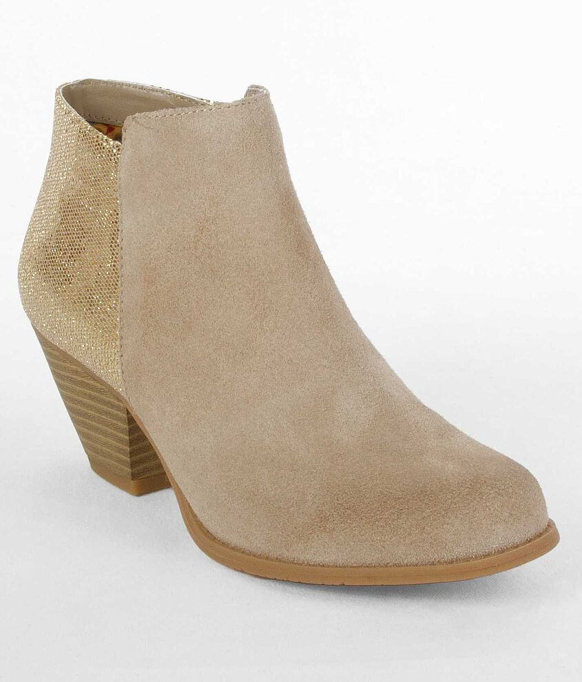 BC Eager Beaver Boot - Women's Shoes in Sand | Buckle