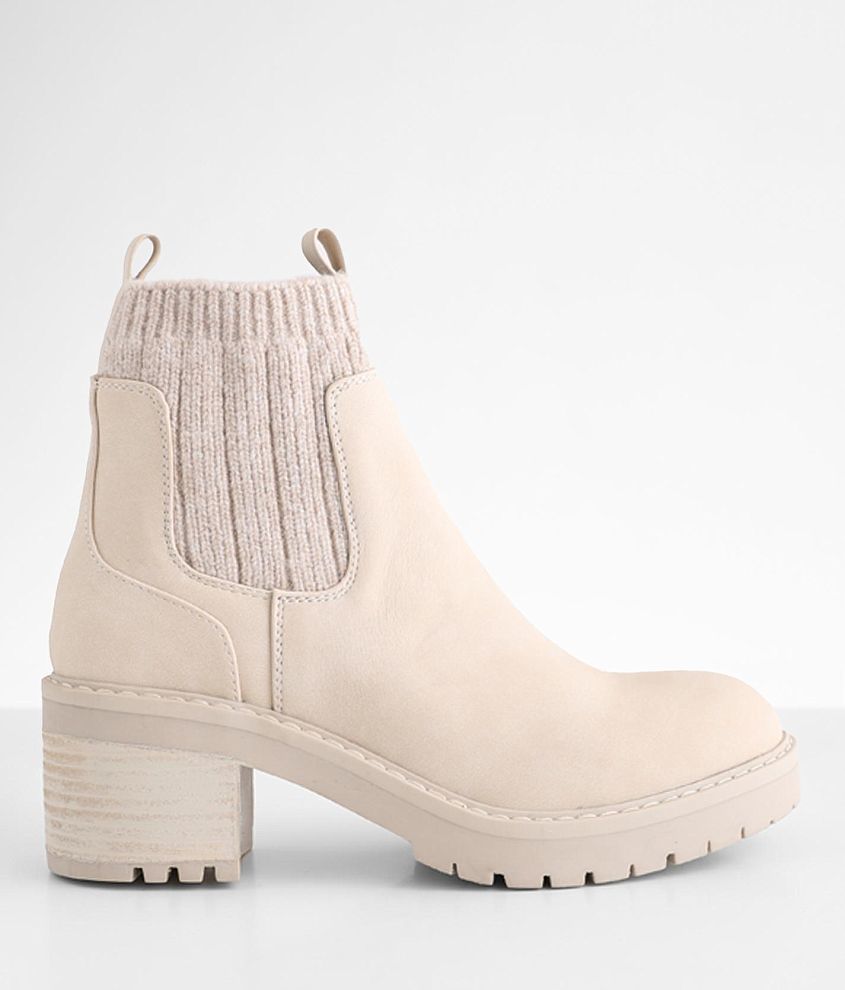 Bullboxer B-52 Chelsea Lug Boot - Women's Shoes in Beige | Buckle