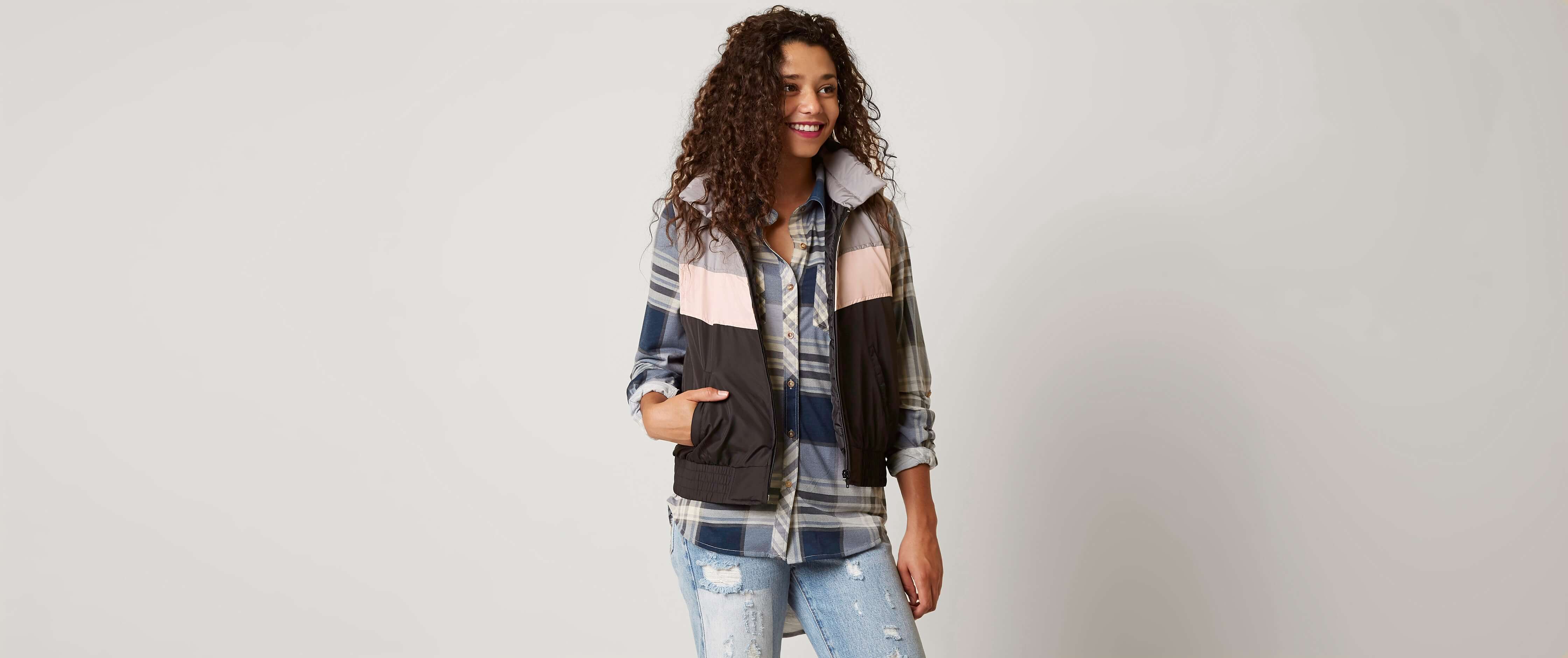 White Crow Triple Crown Puffer Vest - Women's Coats/Jackets in Black ...