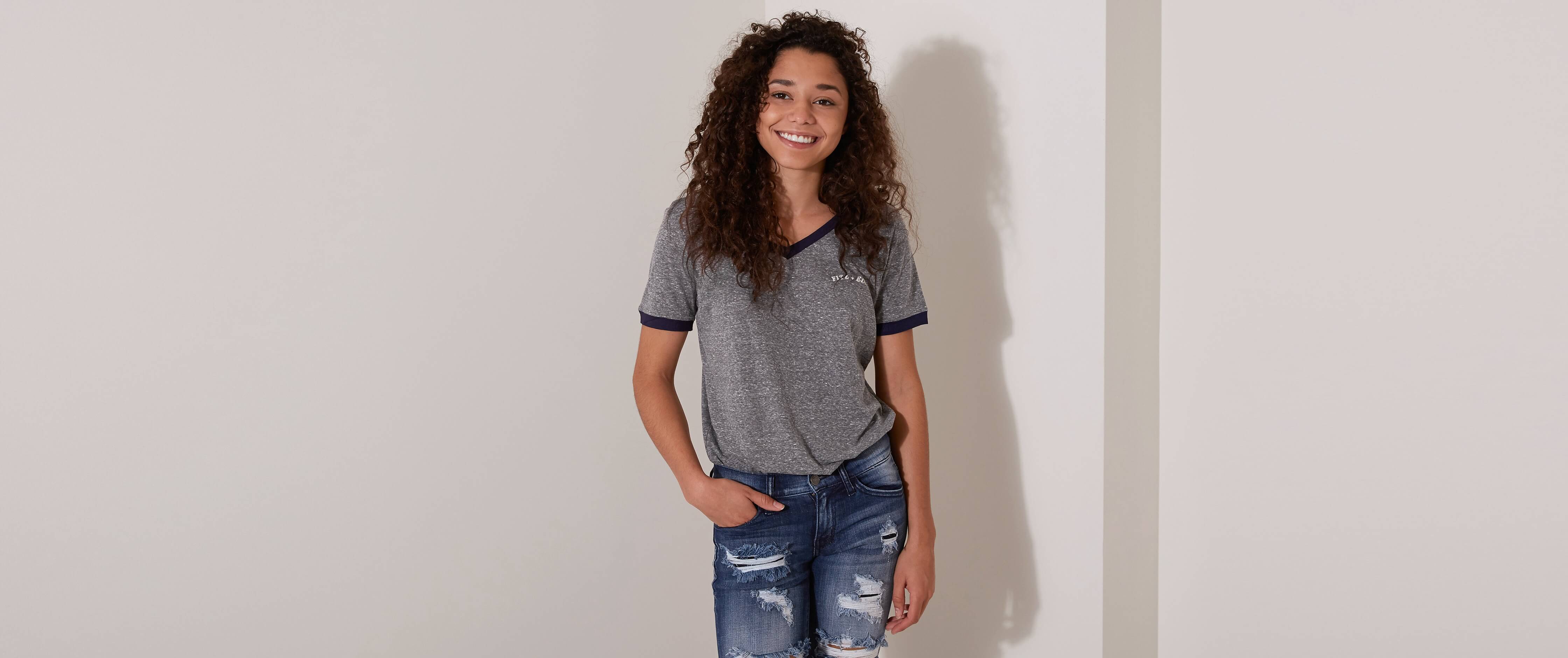 FITZ + EDDI V-Neck T-Shirt - Women's T-Shirts in Navy | Buckle